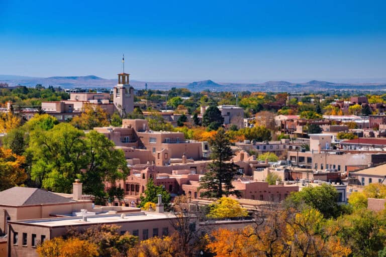 Santa Fe Becomes First US City to Tie Minimum Wage to Housing Prices - Extra GoodShit